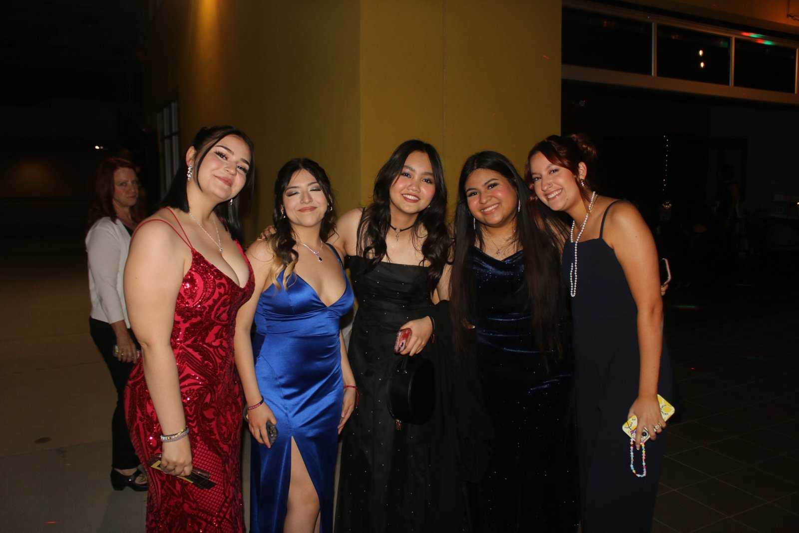 Un baile prom muy especial en Girls Leadership Academy of Arizona ...